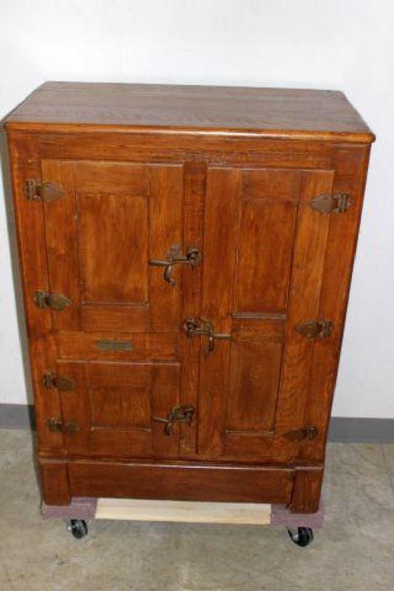 Auction Ohio | Antique Ice Box