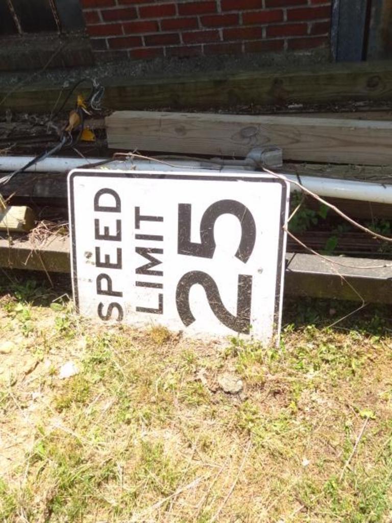 Auction Ohio | Speed Limit Sign on Pole