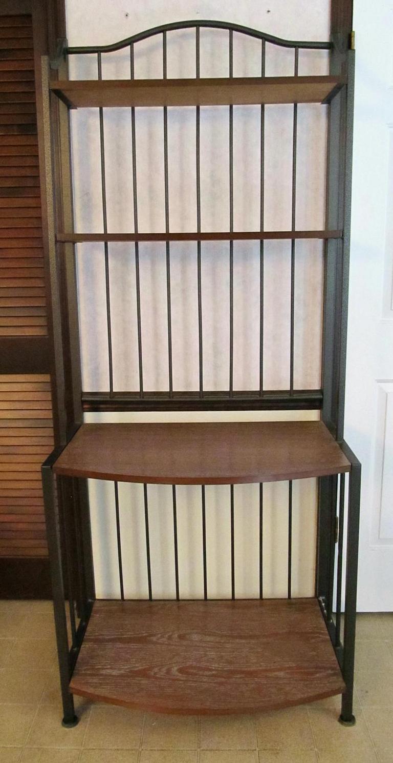 Auction Ohio | Bakers Rack