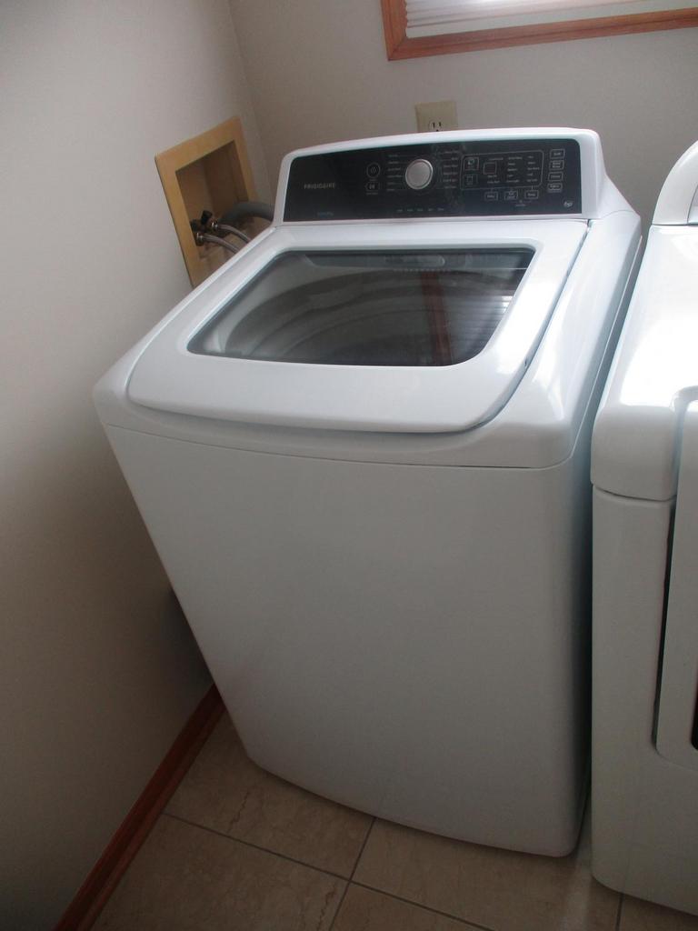 Auction Ohio | Frigidaire Washer
