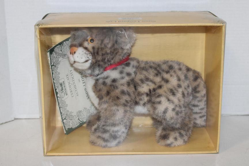 Auction Ohio | Steiff Snow Leopard