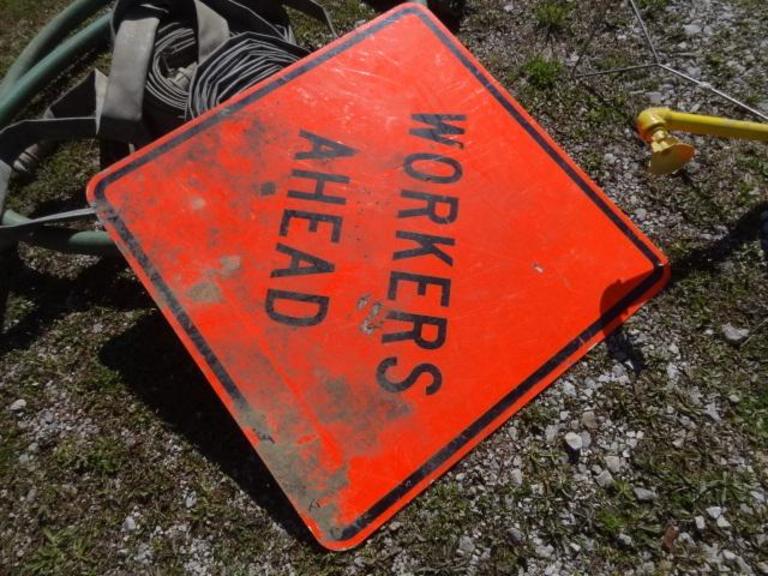 Auction Ohio | Workers Ahead Sign