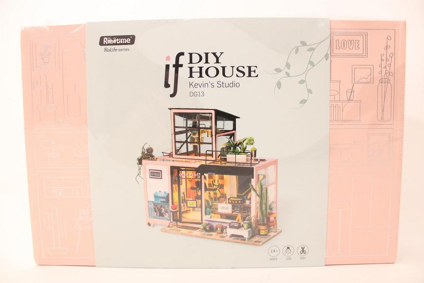 Auction Ohio | Robotime if Diy House Kevin's Studio *NEW