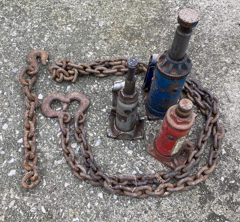 Auction Ohio | Towing Chain & Jacks