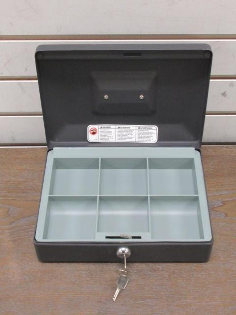 Auction Ohio | Sentry Safe Cash Box