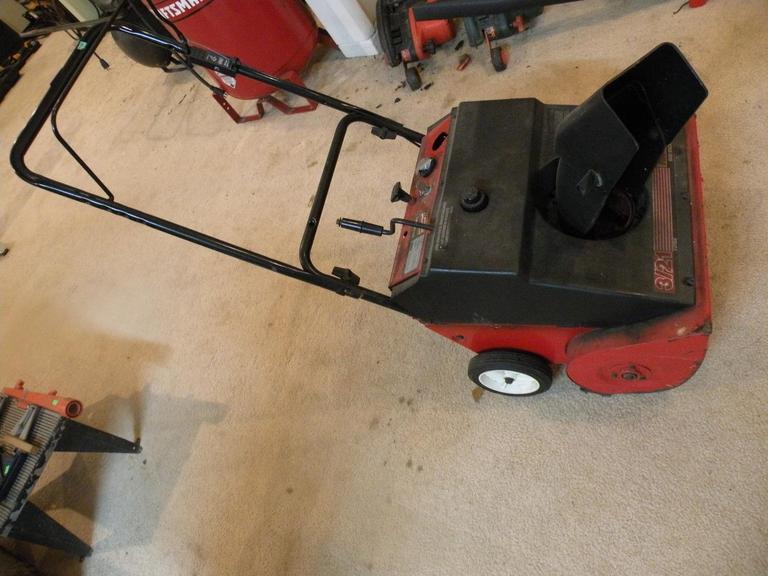 Auction Ohio | MTD 21" Snow Blower