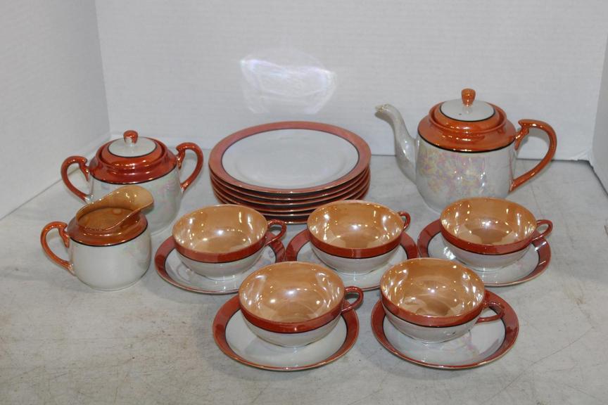 Auction Ohio | Lusterware China Set