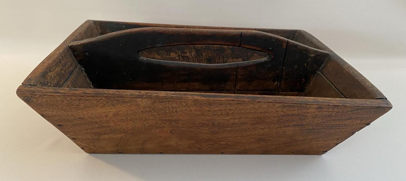 Auction Ohio | Primitive Caddy