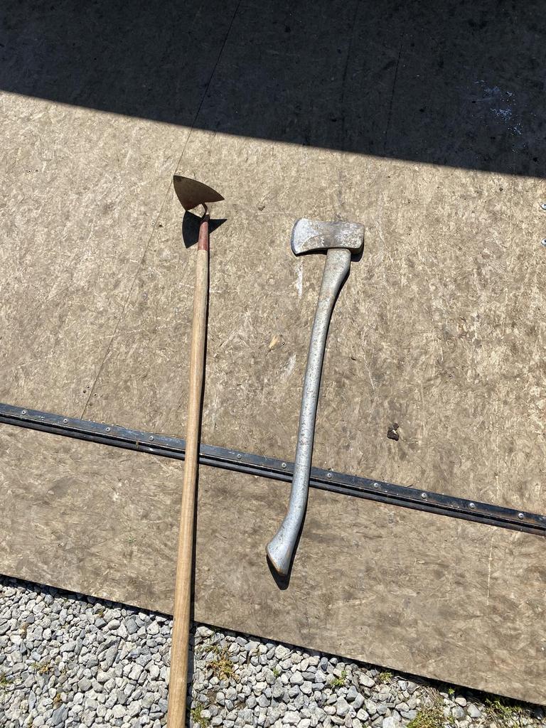 Auction Ohio | Axe and Hoe