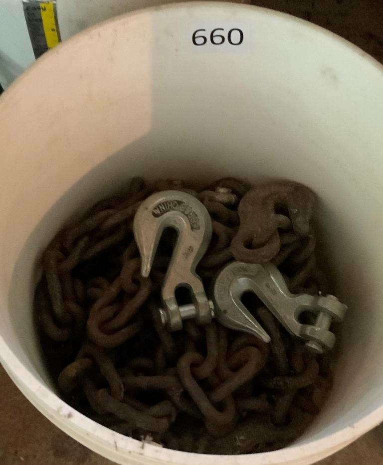 Auction Ohio | Bucket of Chains