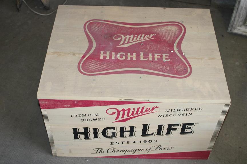 Auction Ohio | Miller High Life Crate
