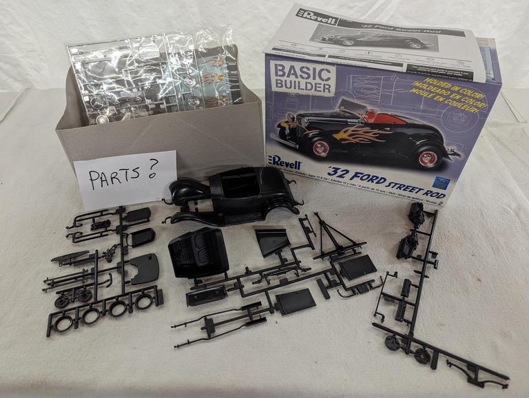 Auction Ohio | Revell 1:24 model car kit