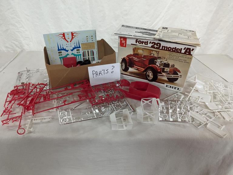 Auction Ohio | AMT model car kit