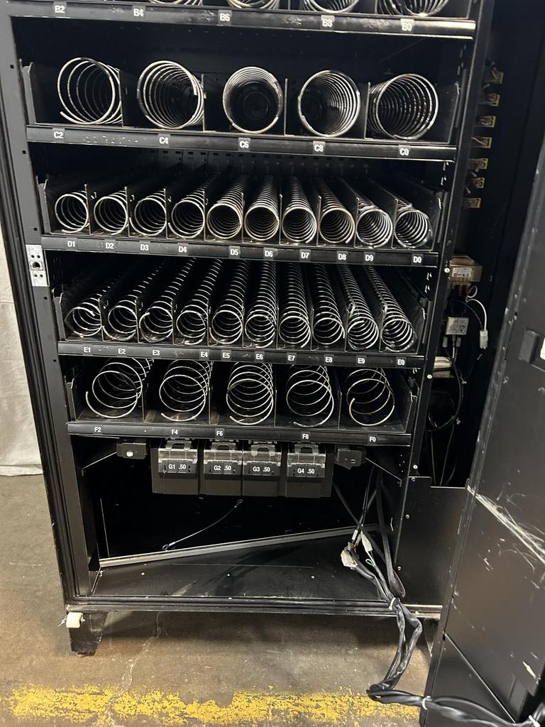Auction Ohio | AMS vending machine, model # AMS 39-640.