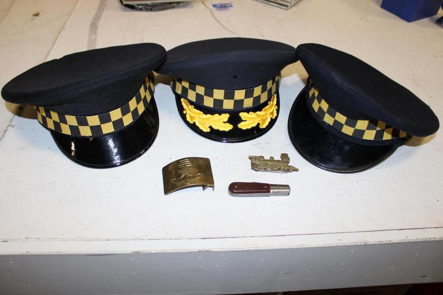 Auction Ohio | Pocket Knives & Police Hats