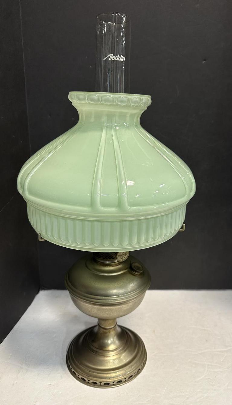 Auction Ohio | Aladdin Oil Lamp