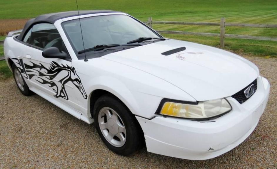 Auction Ohio | 2000 Ford Mustang V6 Conv.