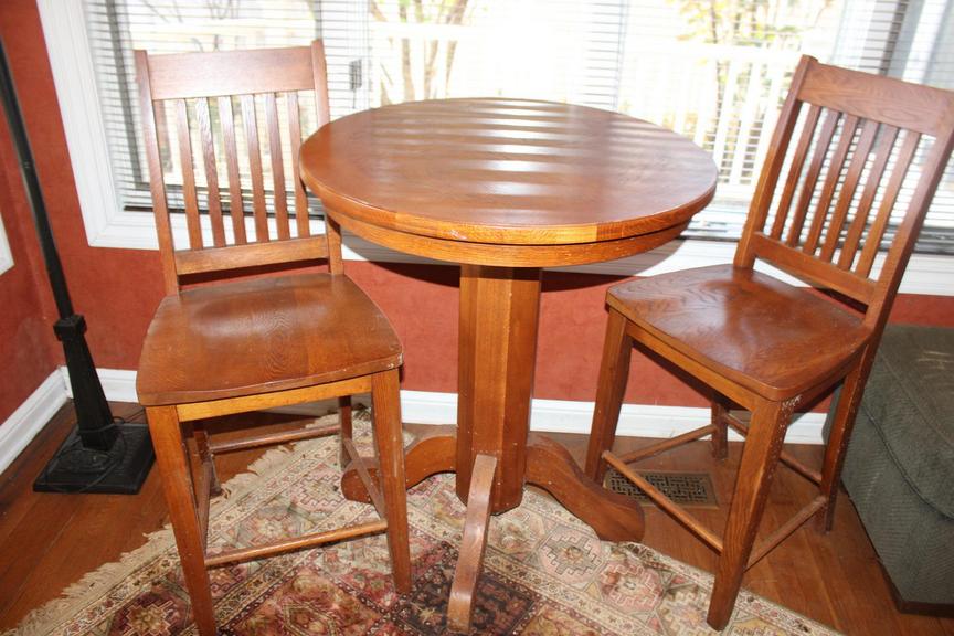 Auction Ohio | Mission Pub Table & Stools