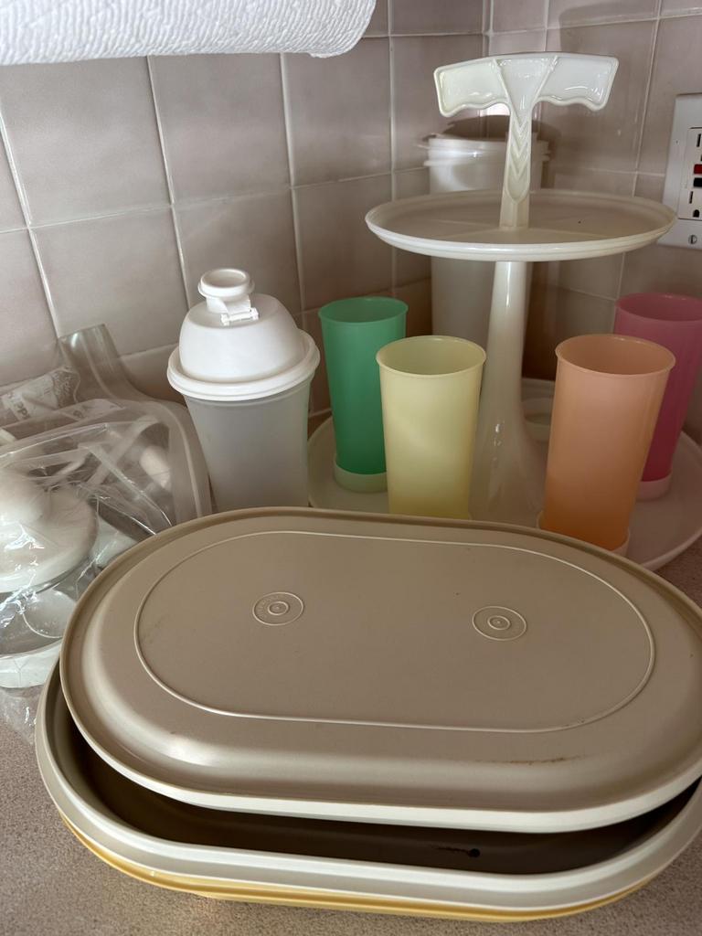 Auction Ohio | Vtg Tupperware