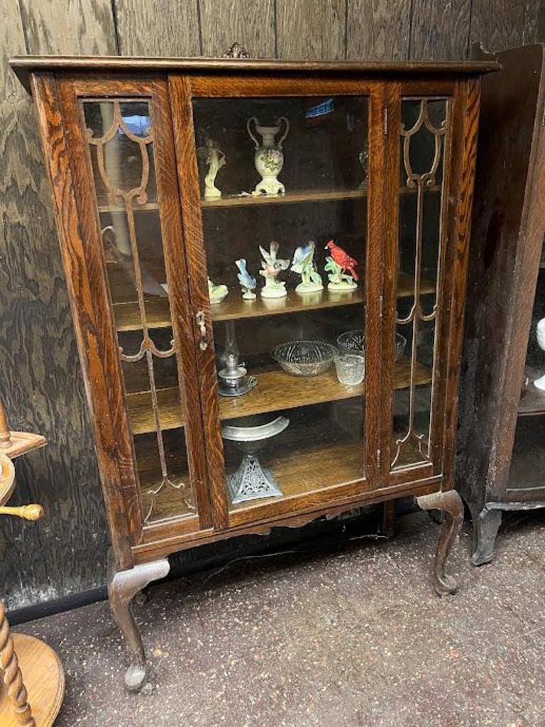 Auction Ohio | Large curio cabinet