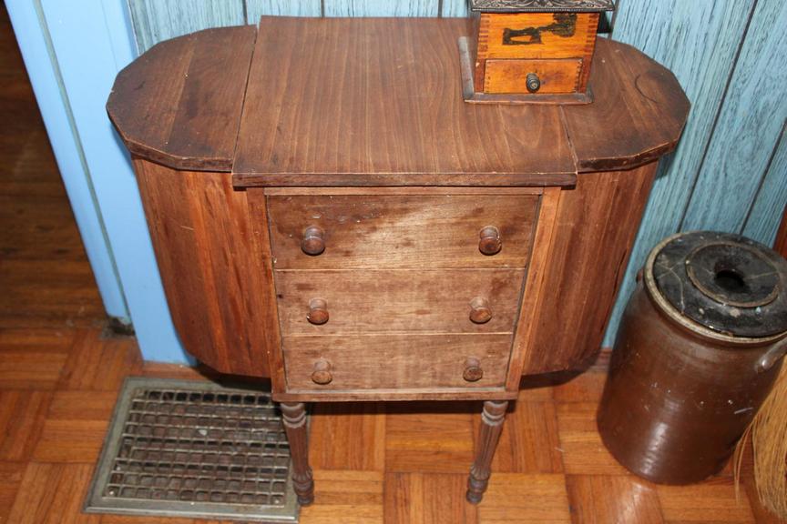 Auction Ohio | Vintage Sewing Cabinet