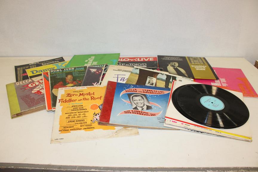 Auction Ohio | Vintage LPs & 78s