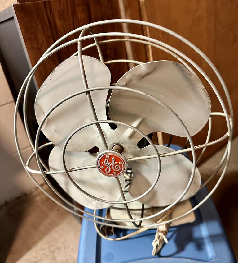 Auction Ohio | Vintage GE Fan