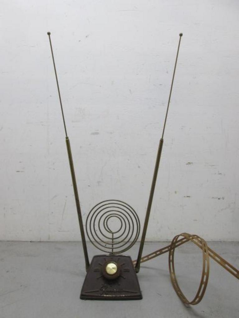 Auction Ohio | Vintage Antenna