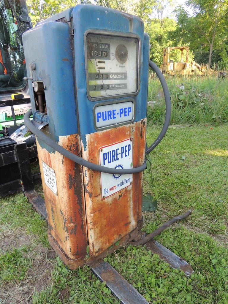 Auction Ohio | Wayne Gas Pump