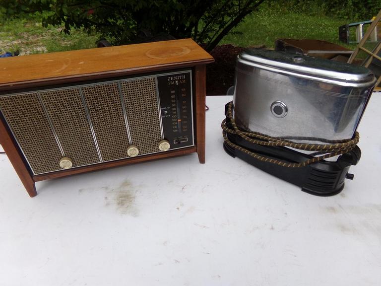 Auction Ohio | Radio/Toaster