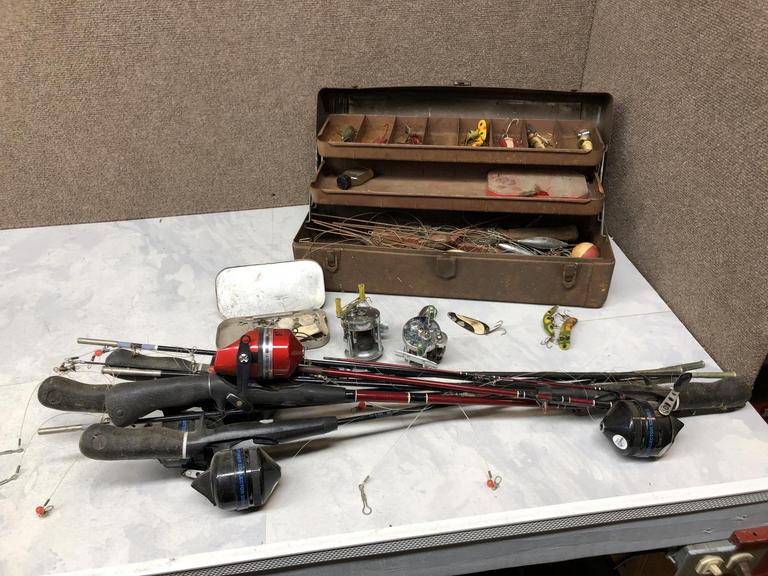 Auction Ohio | Fishing Tackle Box & Rods