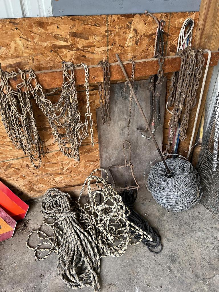 Auction Ohio | Chains, Ropes, & Barbed Wire