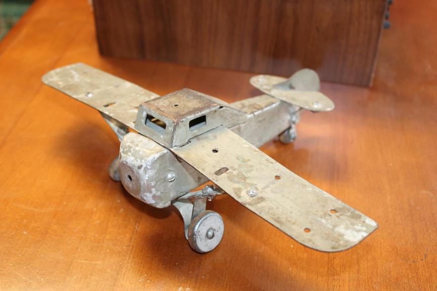 Auction Ohio | Vintage Model Airplane