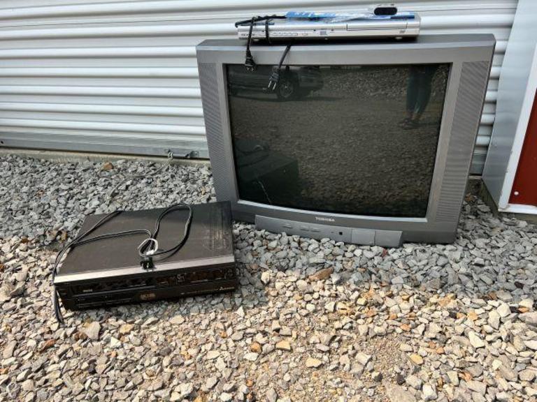 Auction Ohio | TV, DVD/VHS Player