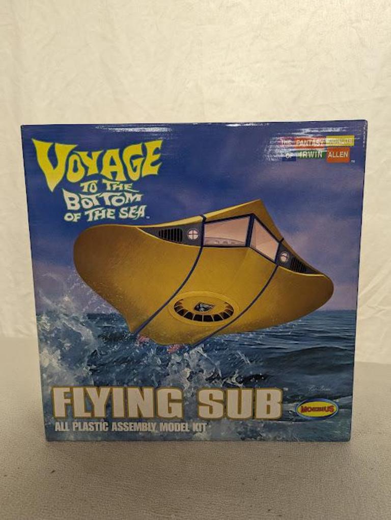 Auction Ohio | Flying Sub model kit