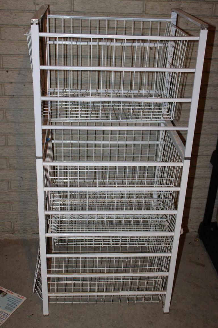 Auction Ohio | White Wire Rack