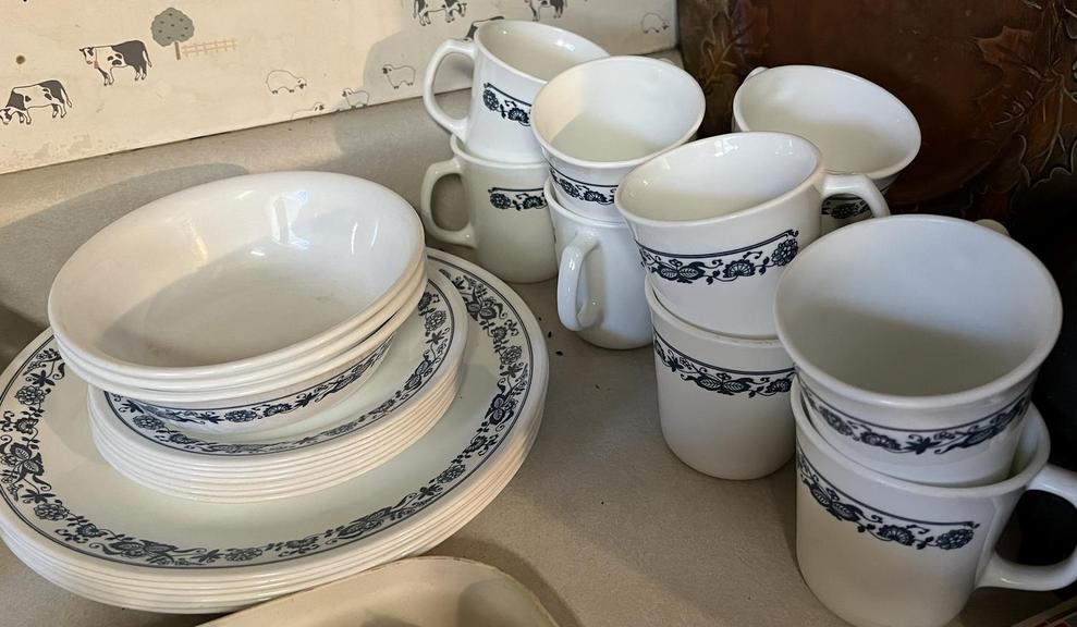 Auction Ohio | Corelle Corning Ware Dishes